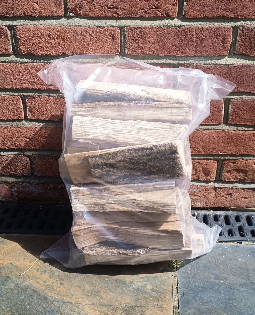 Sealed Bag of Small Split logs - Isle of Wight Kiln Dried Logs